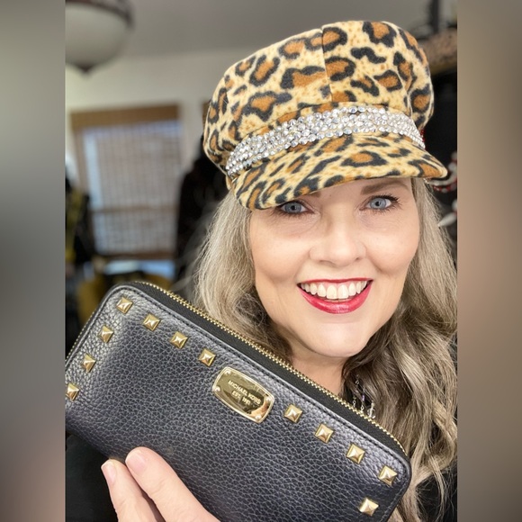 Michael Kors | Bags | Michael Kors Black Pebble Leather With Gold Rivet ...